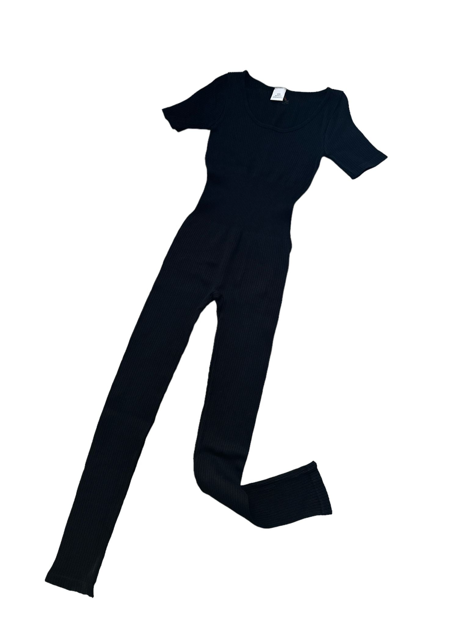 Tuta nera aderente manica corta